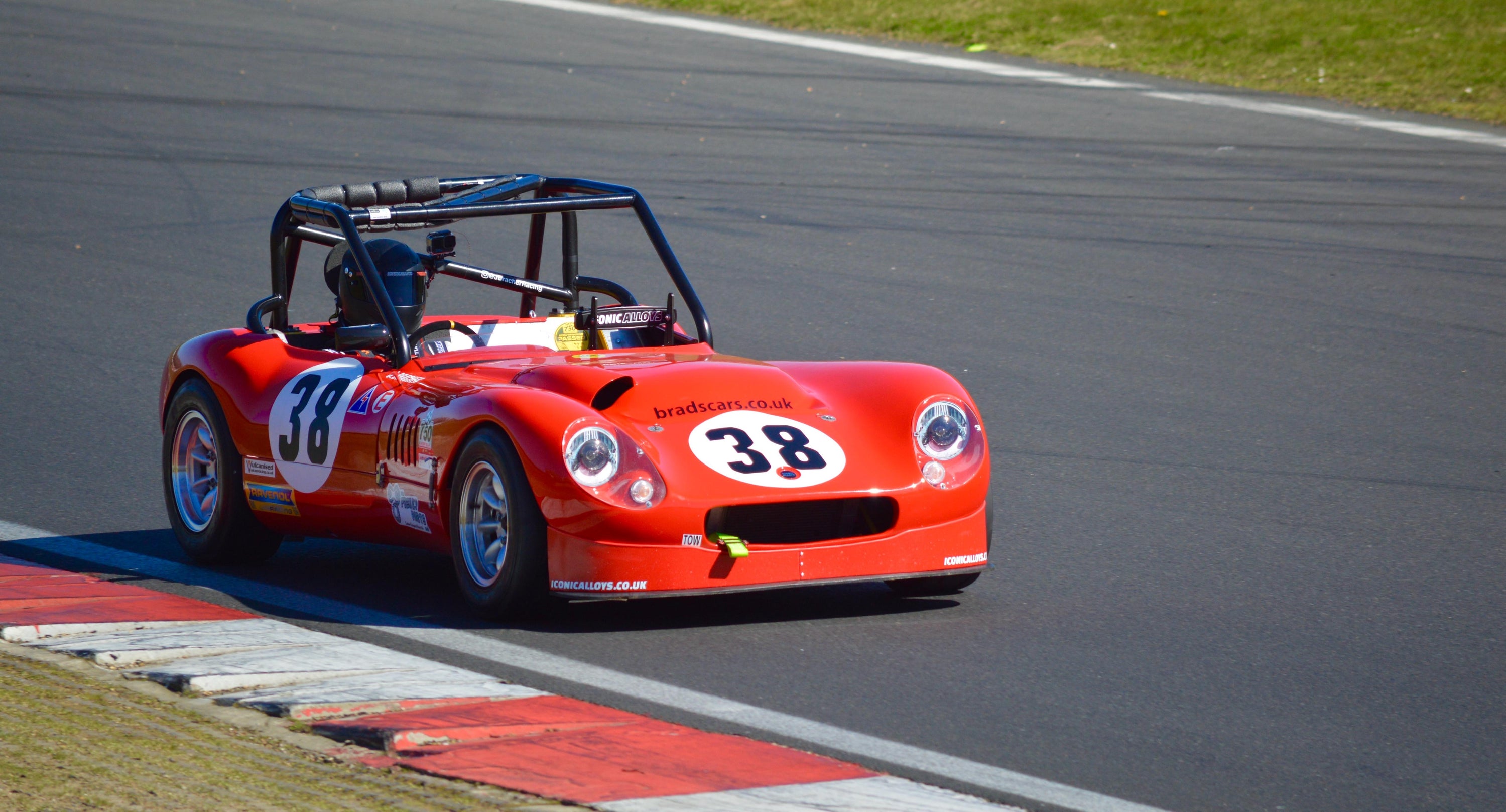 Iconic Alloys - Retro, Classic & Race Wheels